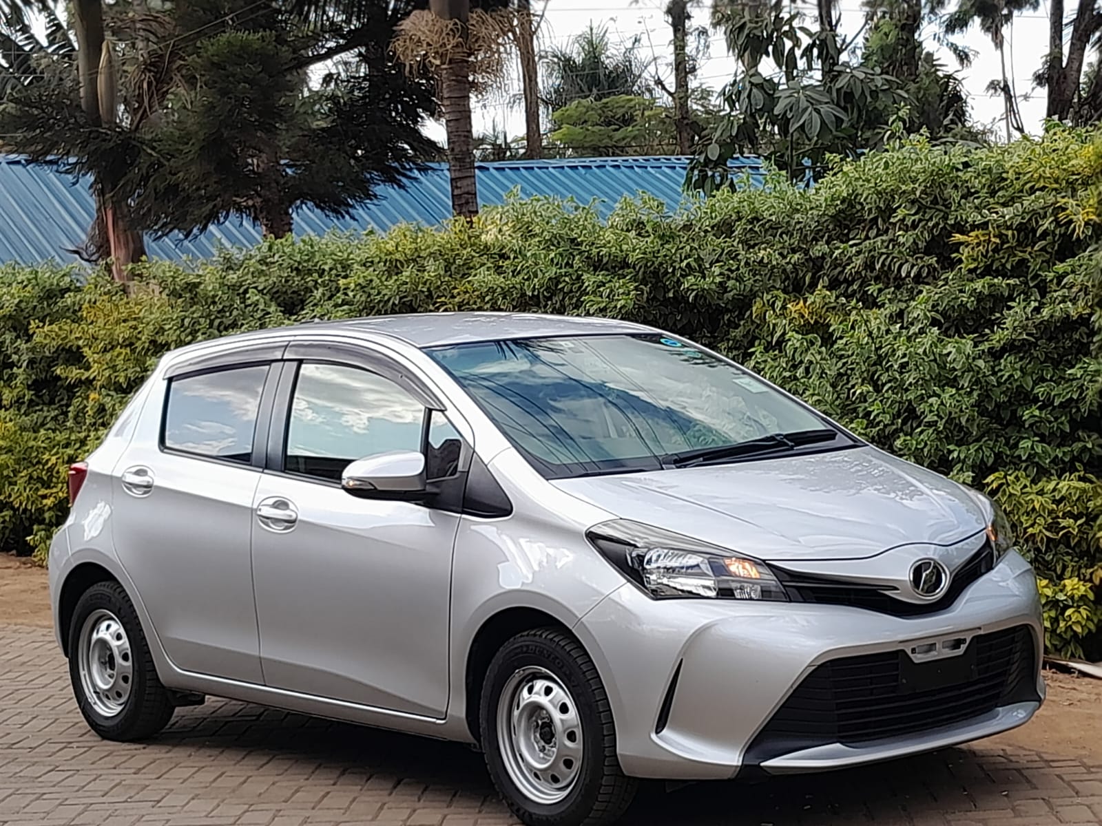 TOYOTA VITZ 1000CC – Roadscout Motors