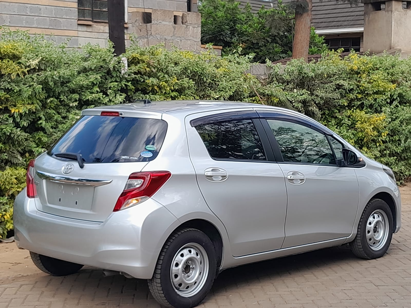 TOYOTA VITZ 1000CC – Roadscout Motors