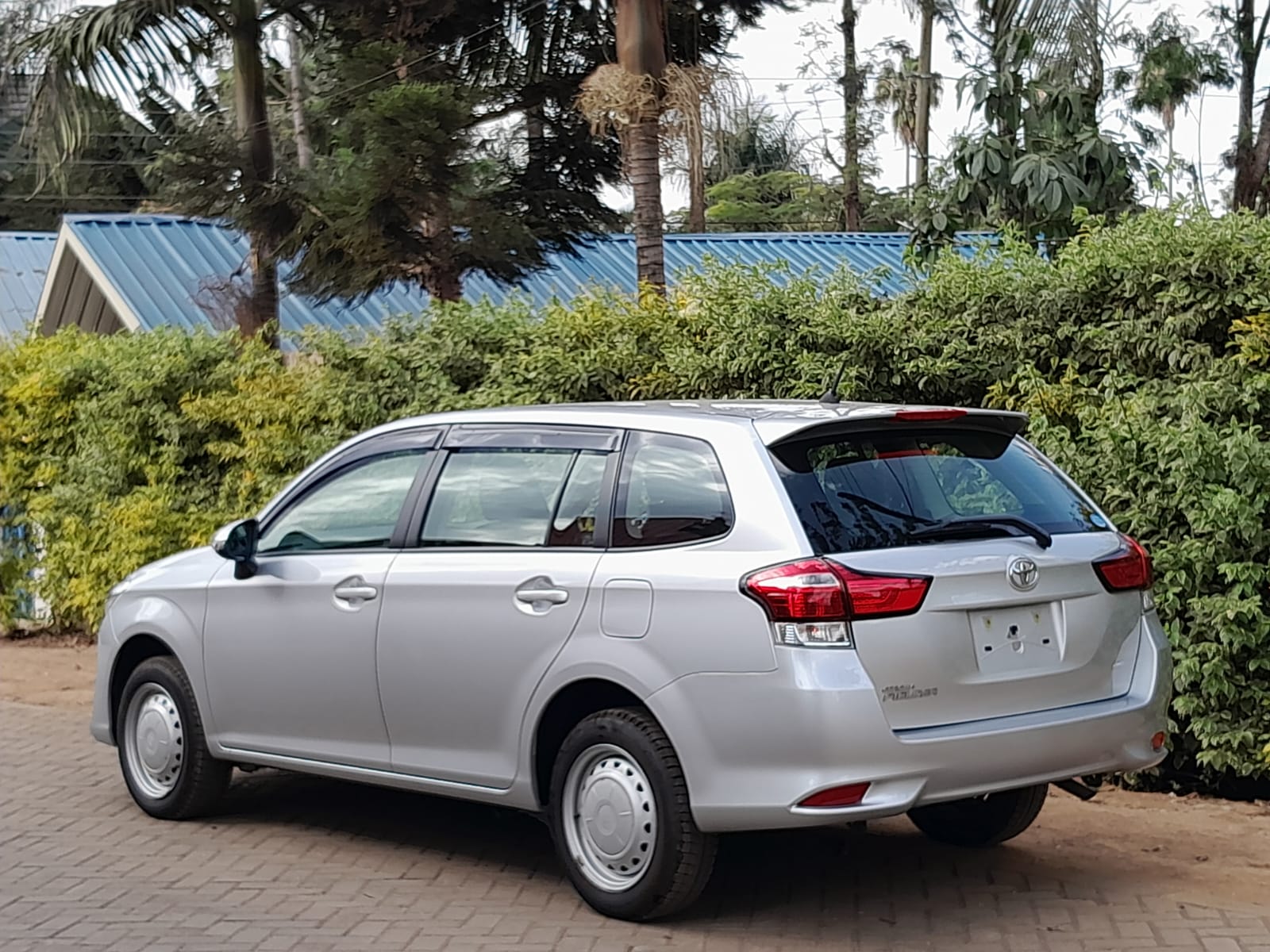 Toyota Fielder 2017 – Roadscout Motors