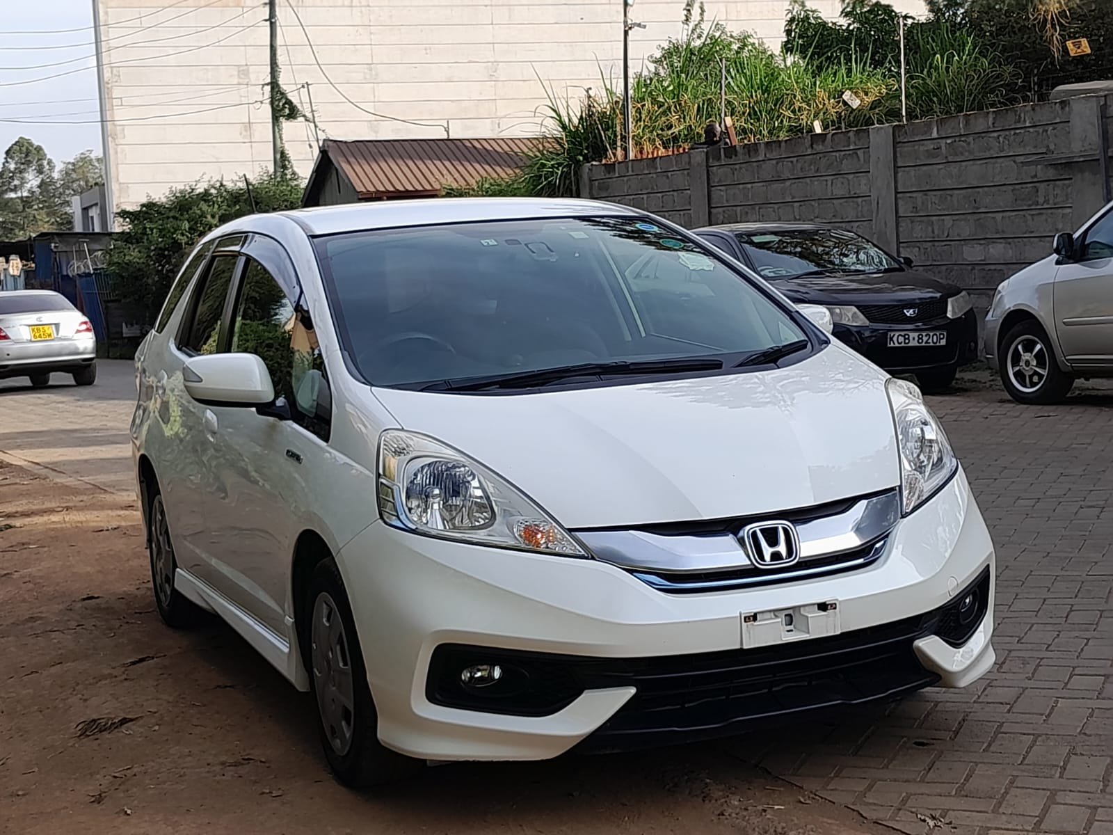 HONDA FIT SHUTTLE-HYBRID – Roadscout Motors