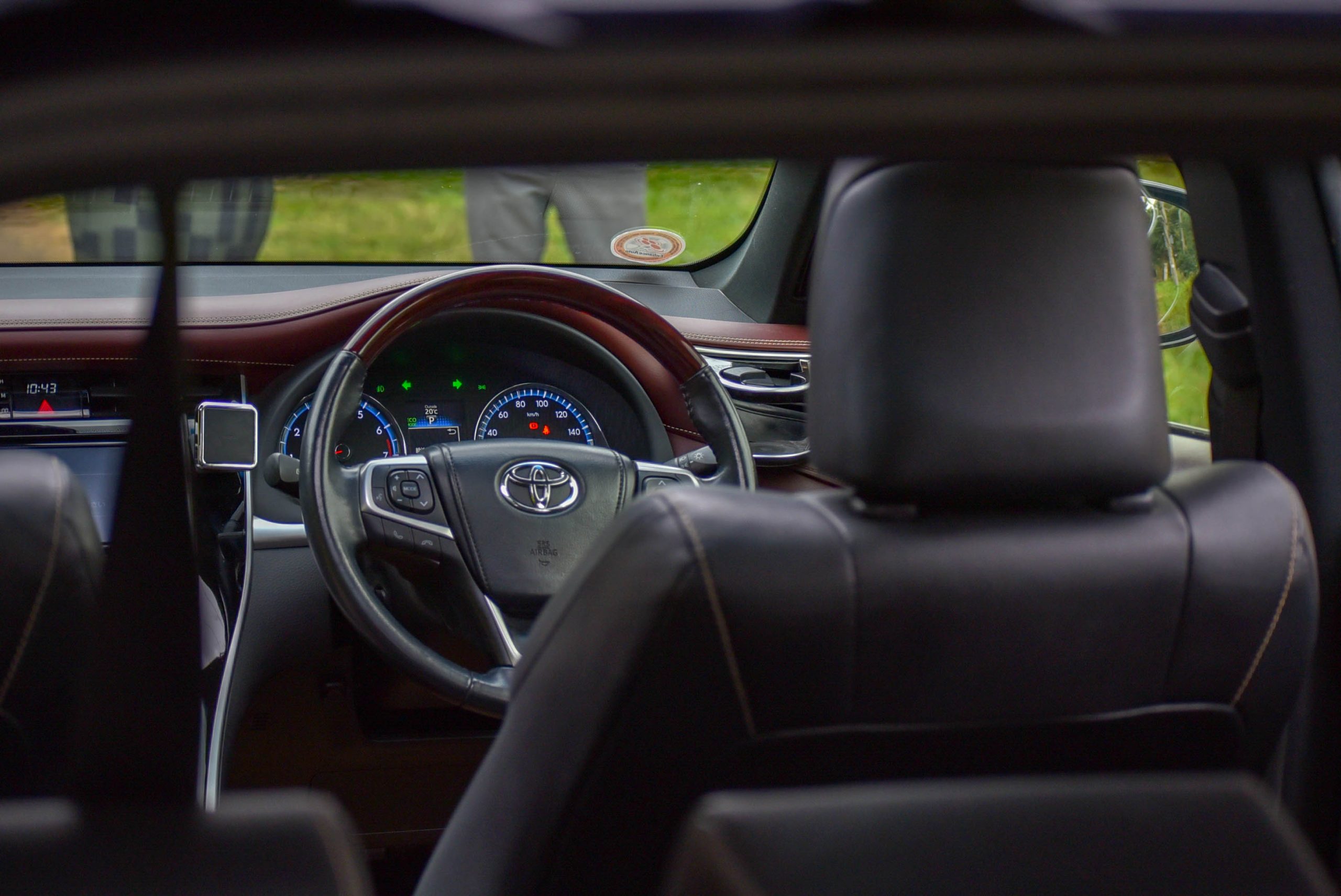 TOYOTA HARRIER PREMIUM – Roadscout Motors